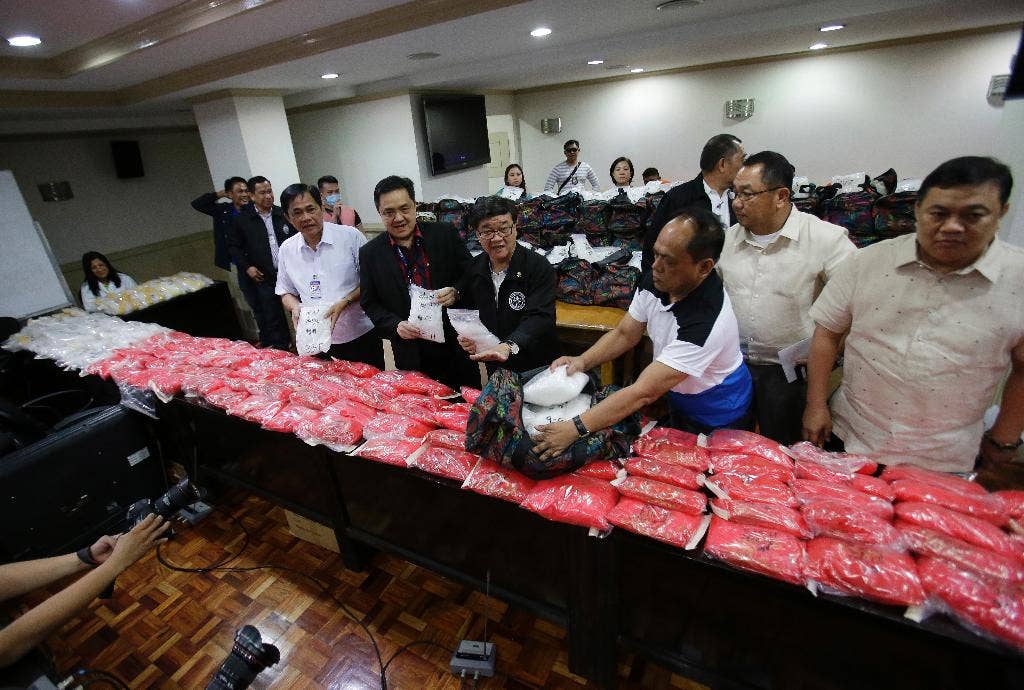 Philippines: Series of drug raids seize nearly a ton of meth | Fox News