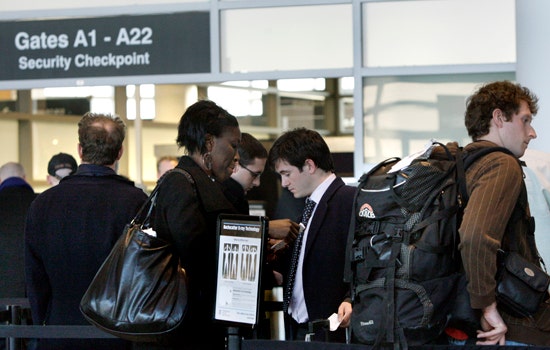 US airport employees had ties to terror, report says | Fox News