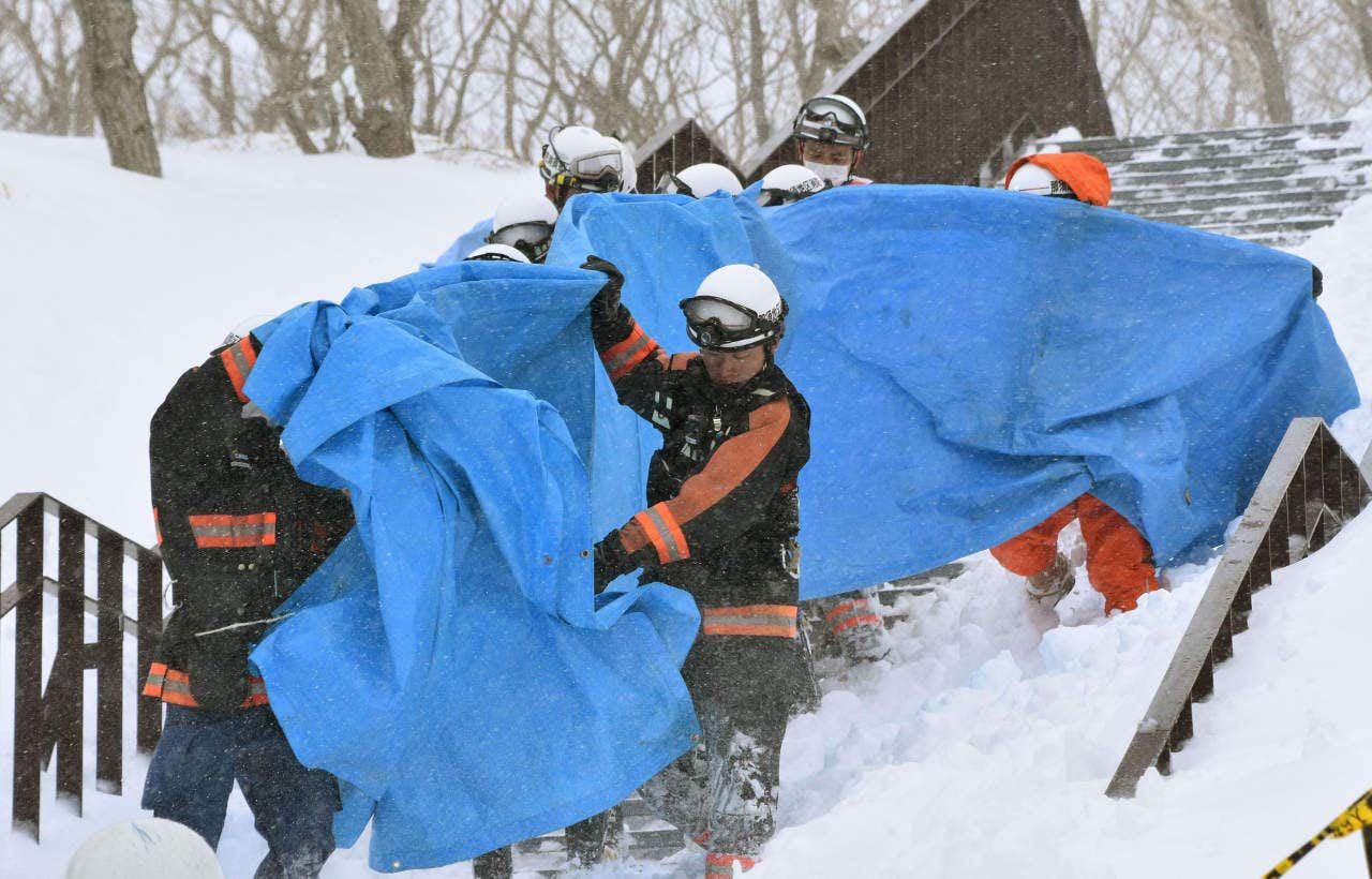 Japan avalanche: 8 students feared dead after incident at ski resort ...