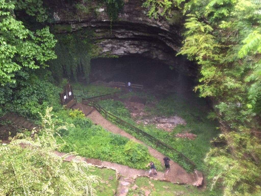 Trapped group escapes Kentucky cave through neck-deep water | Fox News