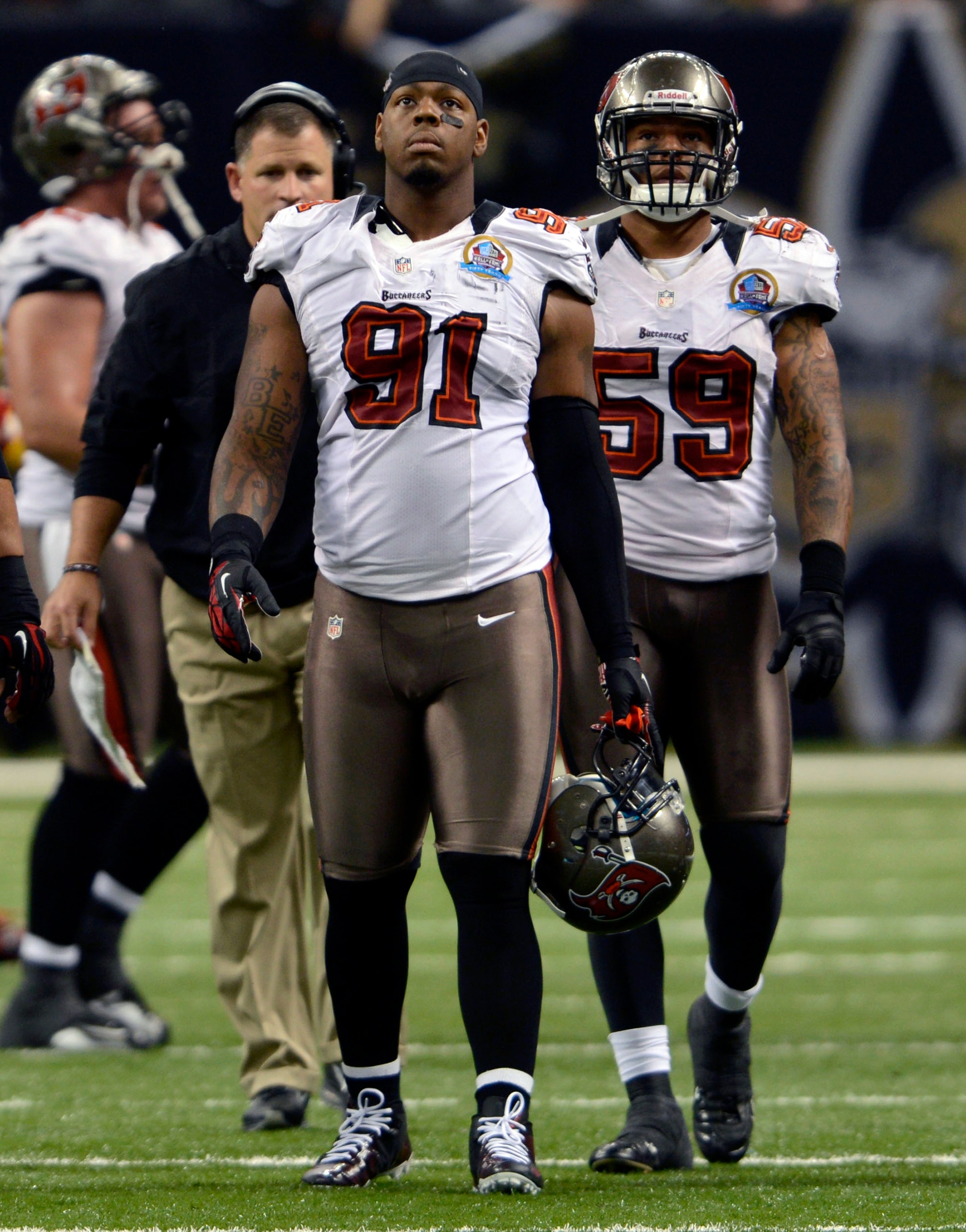 Prosecutor: NFL player arrested at NY airport with loaded gun while ...