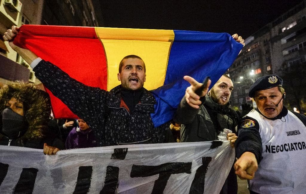 Thousands protest voting difficulties for Romanians abroad a week ...