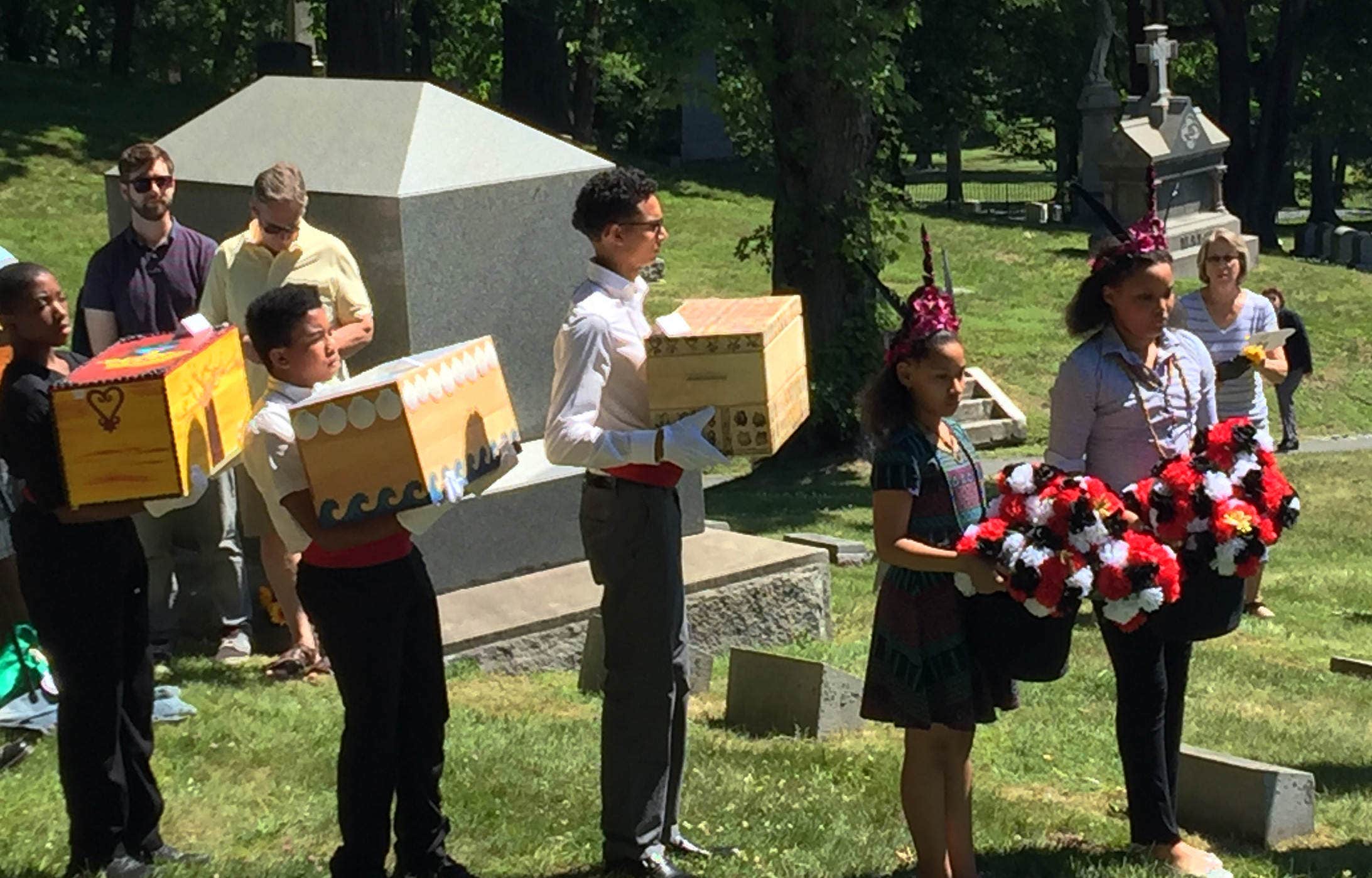 Remains of 14 forgotten slaves reburied in upstate New York ceremony ...