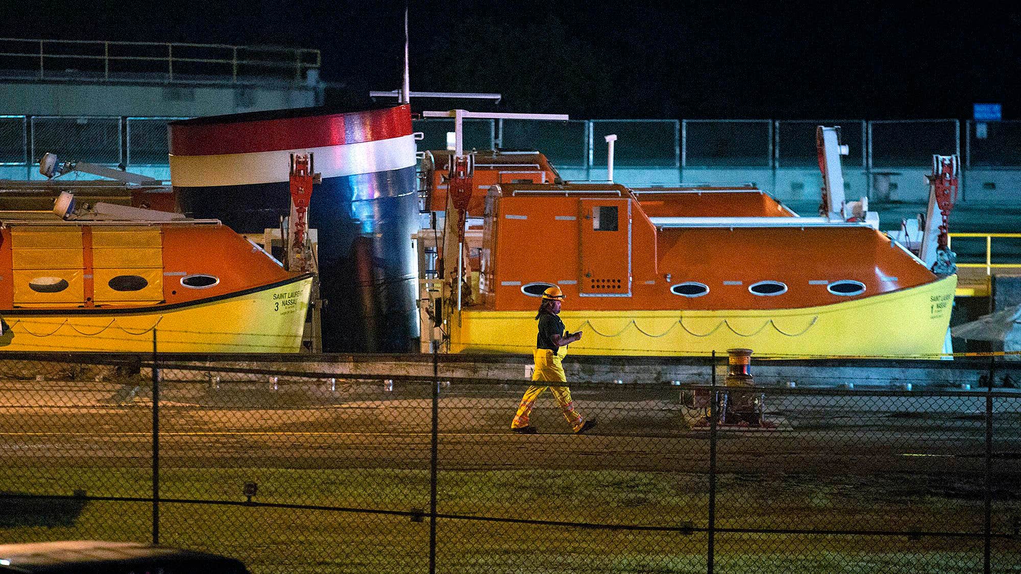 22 hurt when cruise ship crashes at New York seaway lock | Fox News