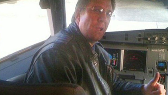 JetBlue captain subdued by passengers after 'erratic' behavior, forcing ...