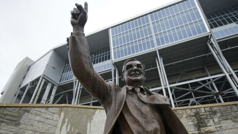 Former Penn State players petition for Joe Paterno statue return | Fox News