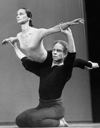 Avante-Garde Choreographer Merce Cunningham Dies at 90 | Fox News
