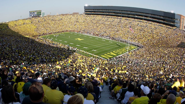 M16-Toting Fan Gets Inside Michigan Football Game | Fox News