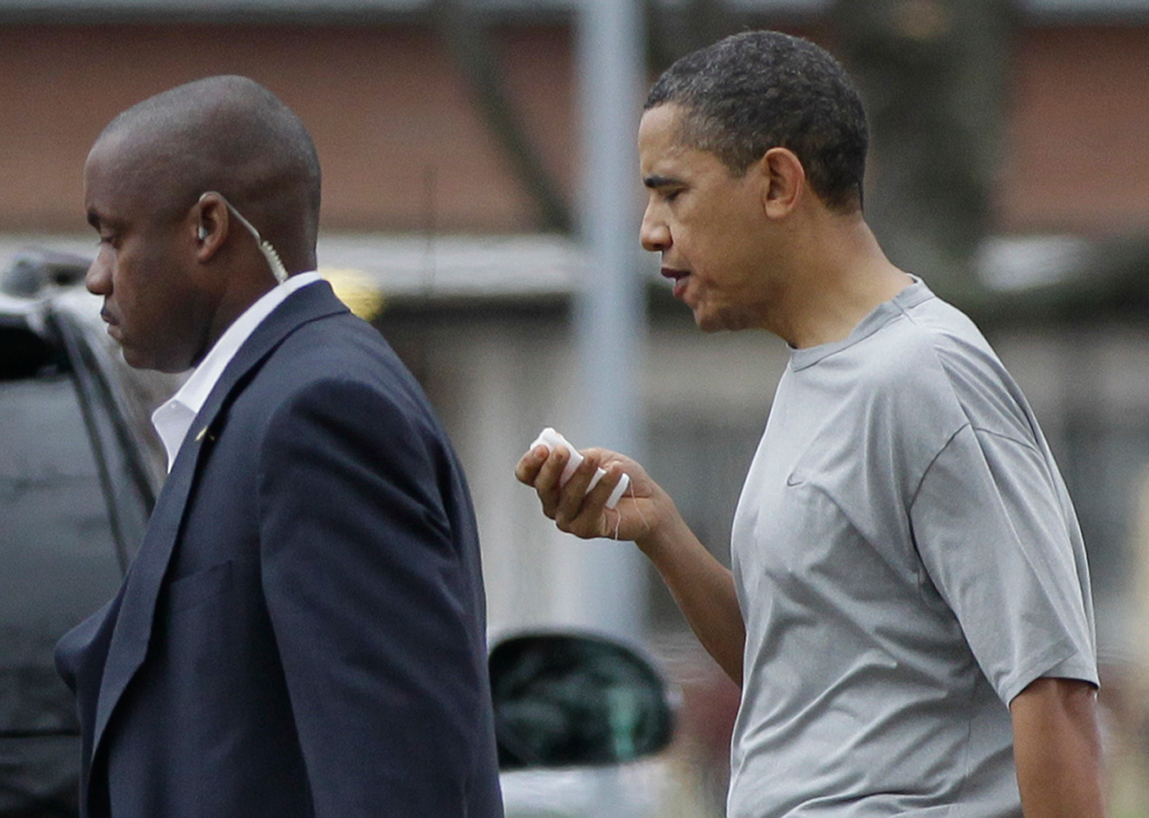 After Busting Lip, Obama Returns to the Hard Court -- as Spectator ...