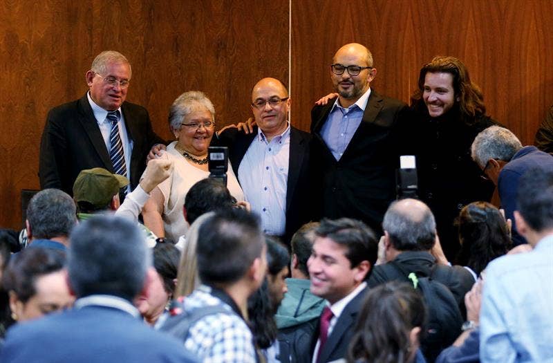 Colombia's FARC takes first step toward forming political party | Fox News