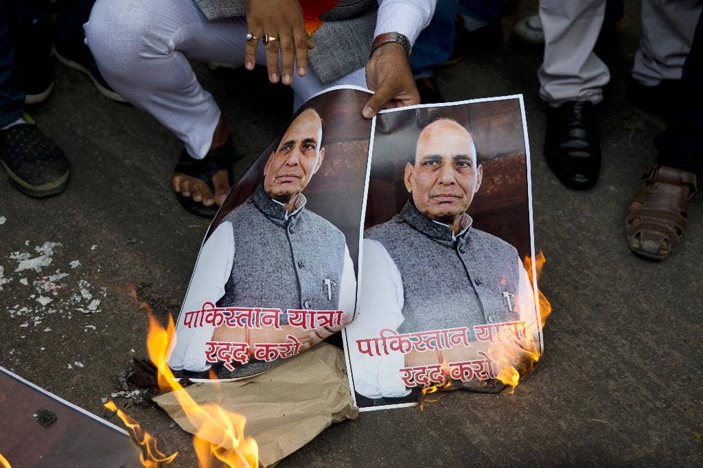 Crowds rally in Pakistan against visit of Indian minister | Fox News