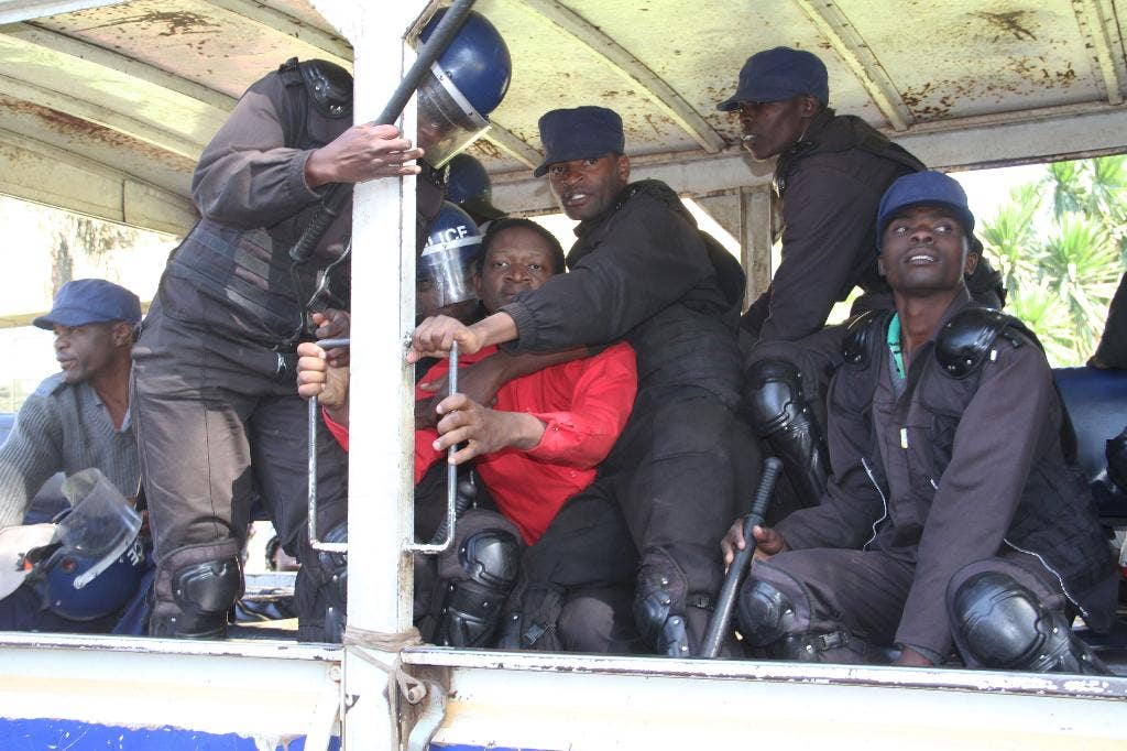 Lively video captures Zimbabwe police shutting down protest | Fox News
