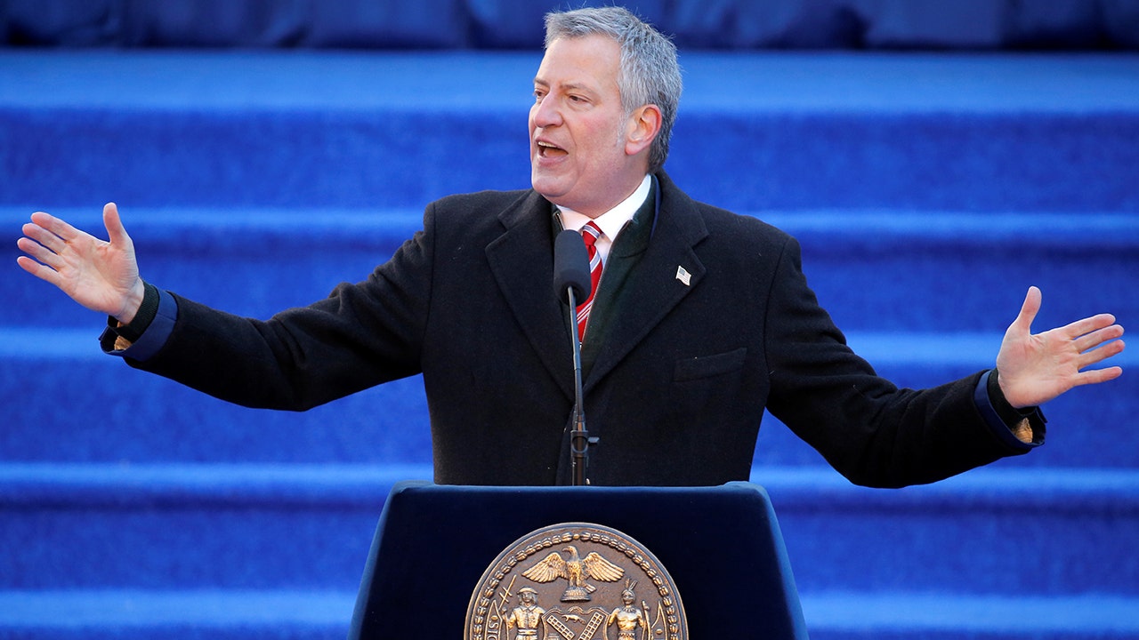 De Blasio plans to open homeless shelter on 'Billionaire's Row' | Fox News