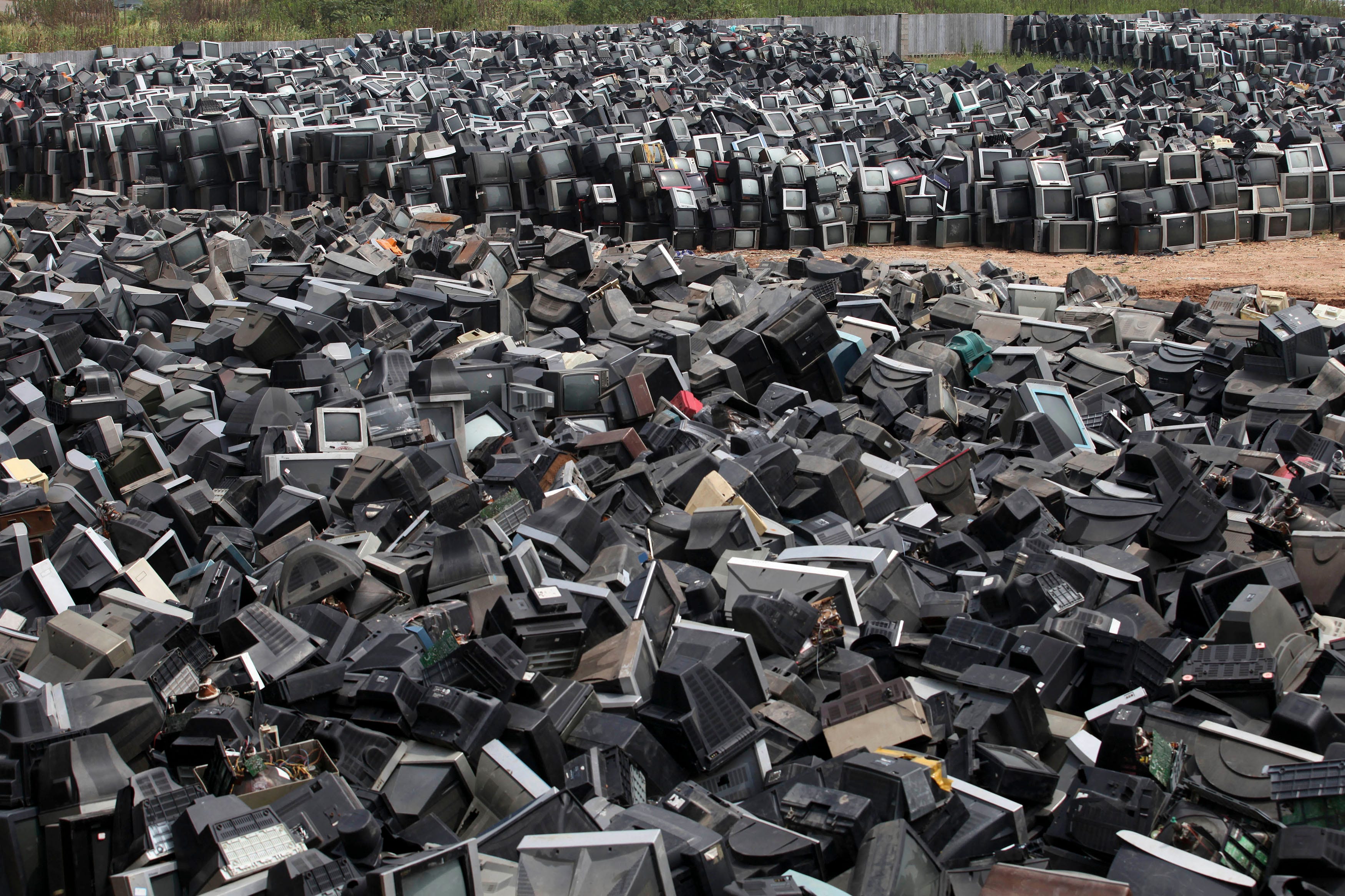 Gadget garbage: UN study predicts increase in electrical waste by a ...