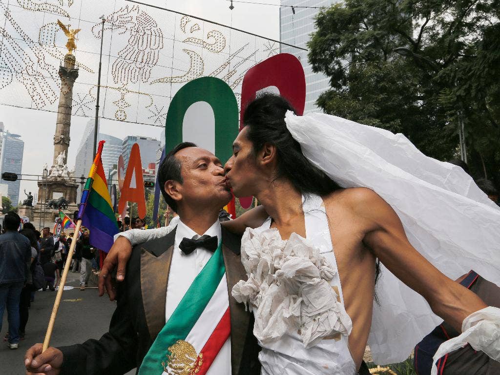 Tens Of Thousands March Against Same Sex Marriage In Mexico Fox News 4479