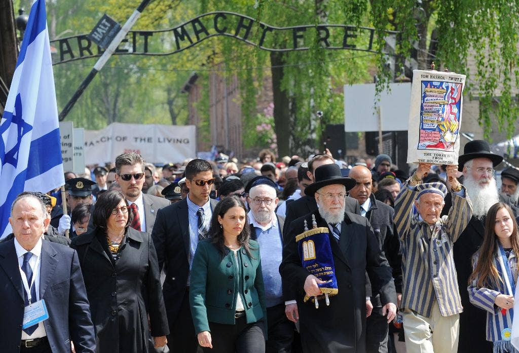 Thousands pay homage to Holocaust victims in Auschwitz march | Fox News