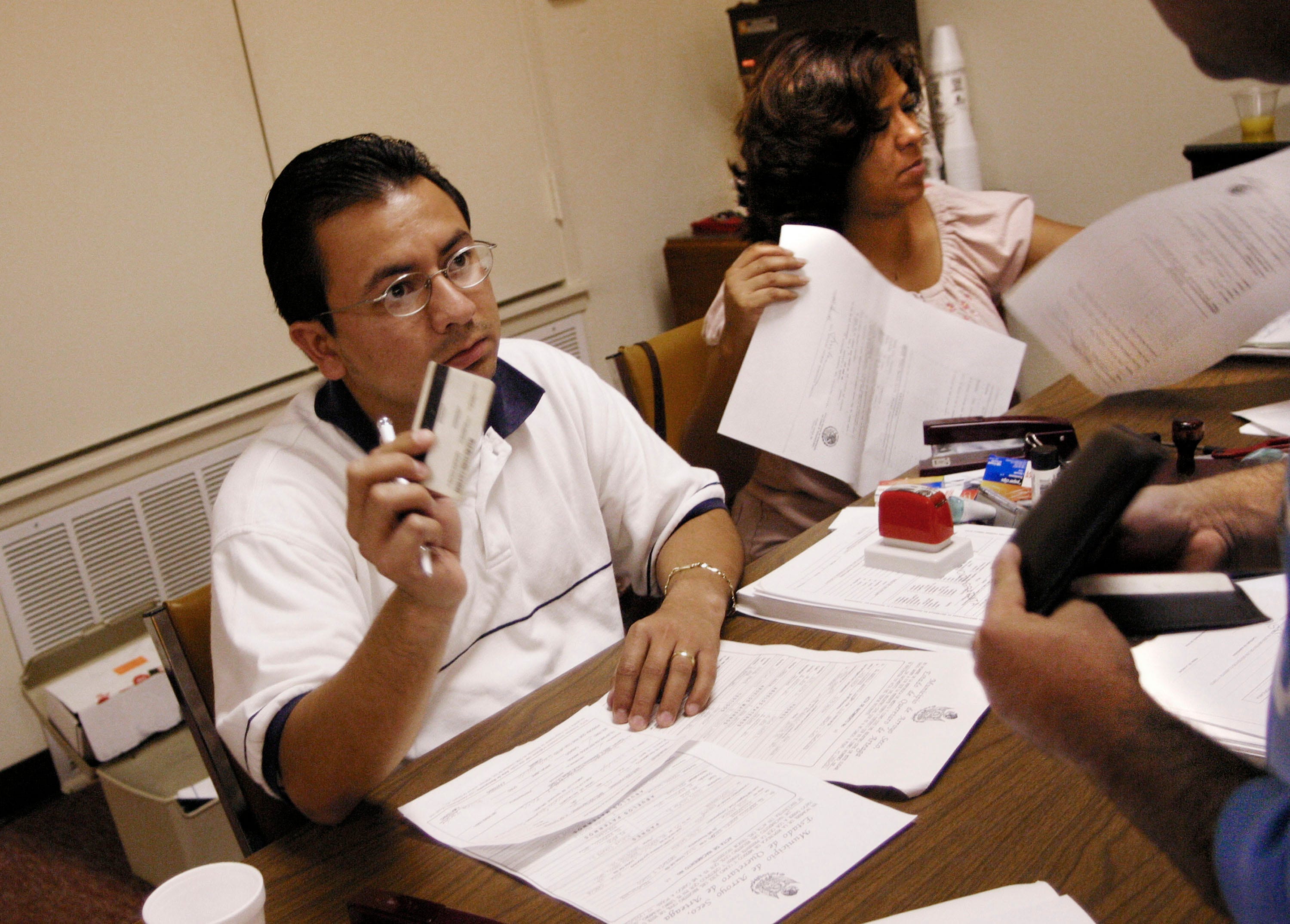Honduras Suspends Eight Consuls In U.S. Over Identification Card Scam ...