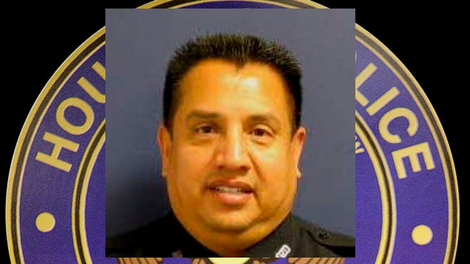 Veteran Houston Cop charged with trafficking cocaine and helping Zetas ...