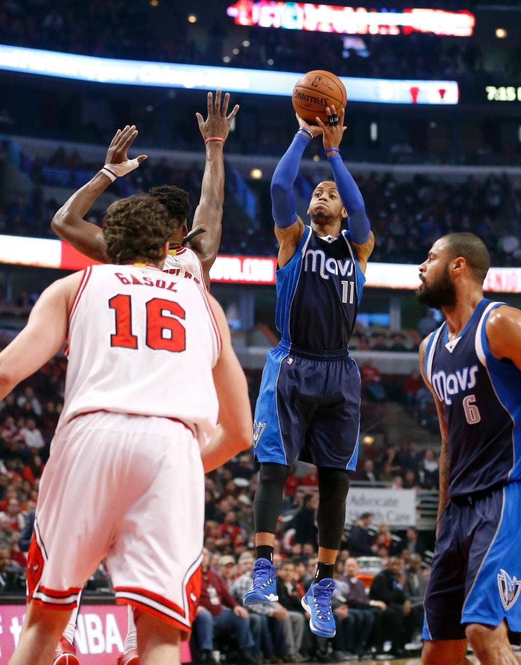 Ellis scores 38, Mavericks outlast Bulls in double overtime 132-129 ...