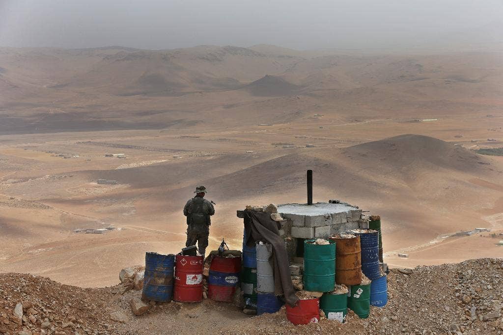 Lebanese army slowly crushing extremists near Syria border | Fox News
