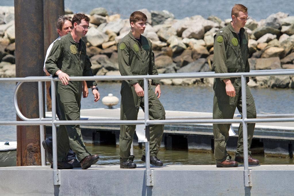 Navy helicopter crashes in Virginia; 3 crewmembers uninjured | Fox News