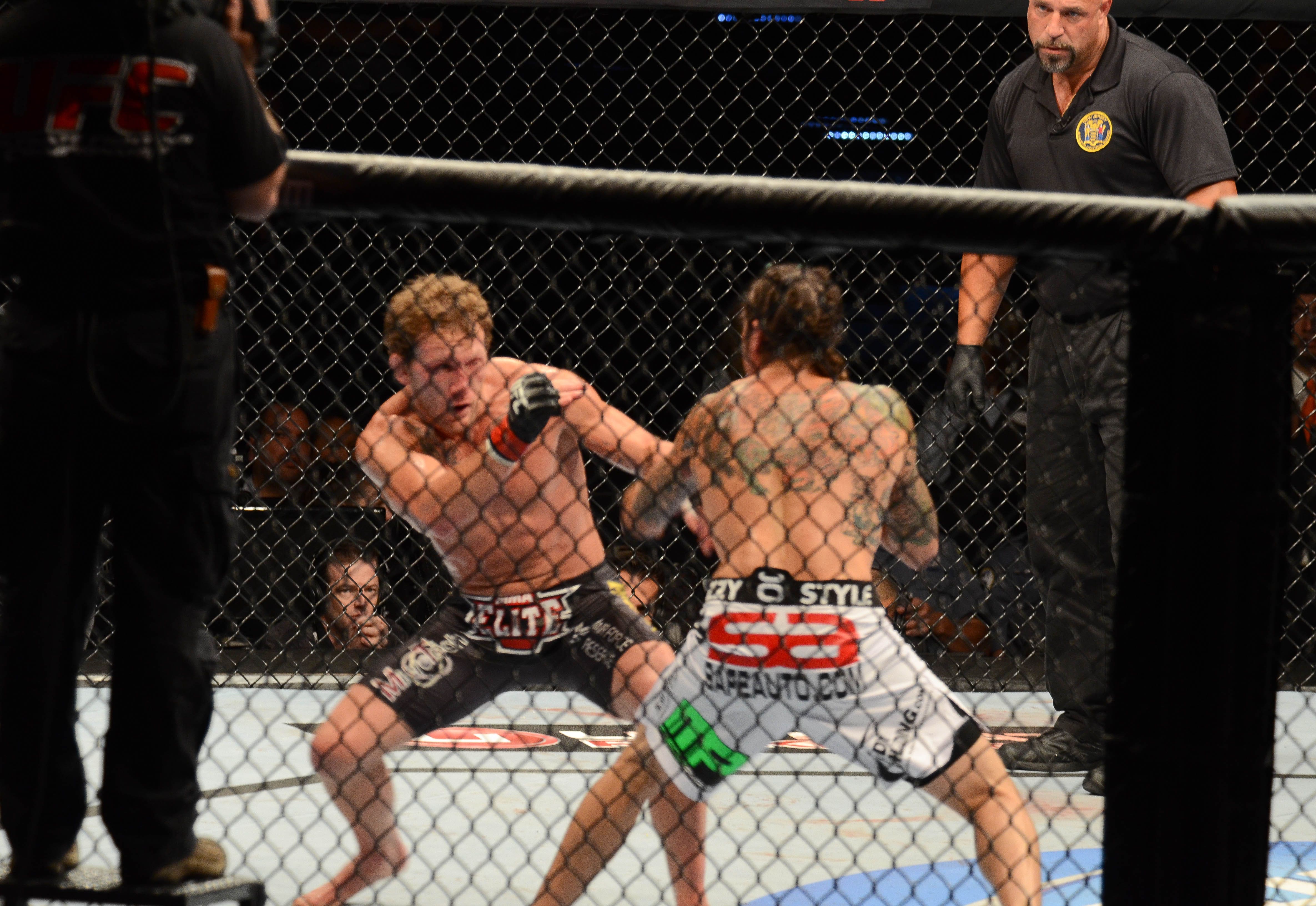 UFC on FX 4 - The Bully vs. The Carpenter | Fox News