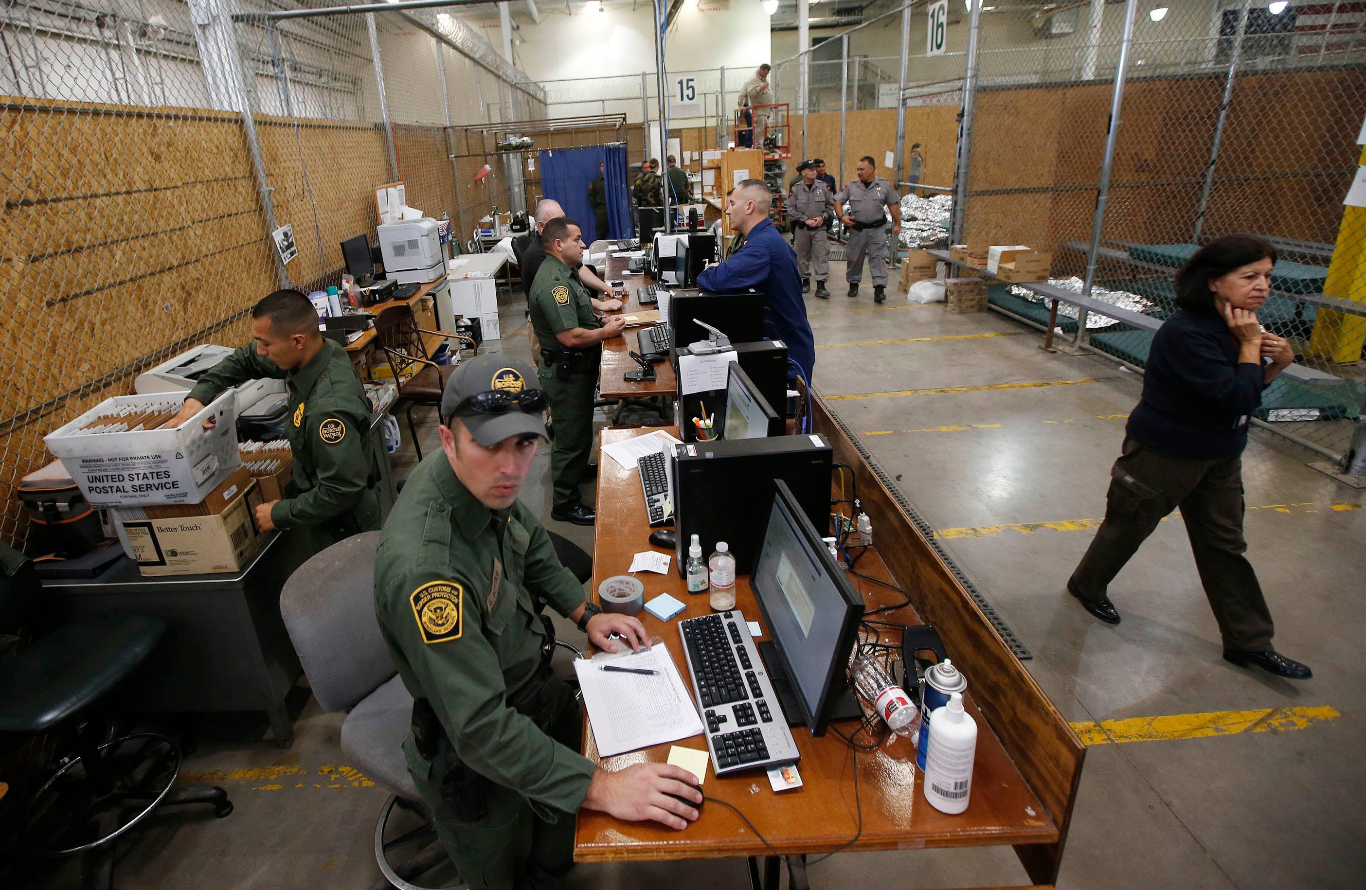 Obama administration issues 5.5M work permits to non-citizens; critics ...