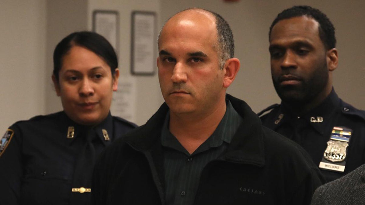 Off-duty NYPD cop exposed himself to two girls, police say | Fox News