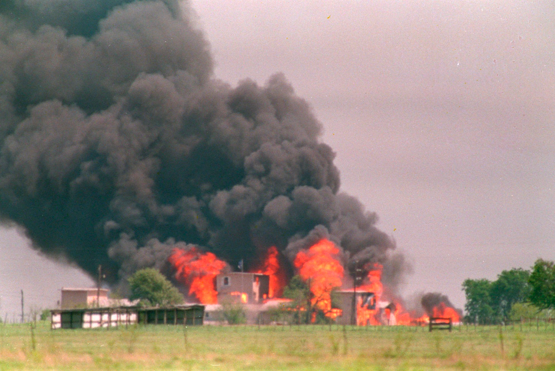 AP Was There: The fiery end of the standoff near Waco, Texas | Fox News