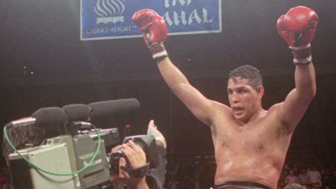 Boxer Hector 'Macho' Camacho dies after shooting | Fox News