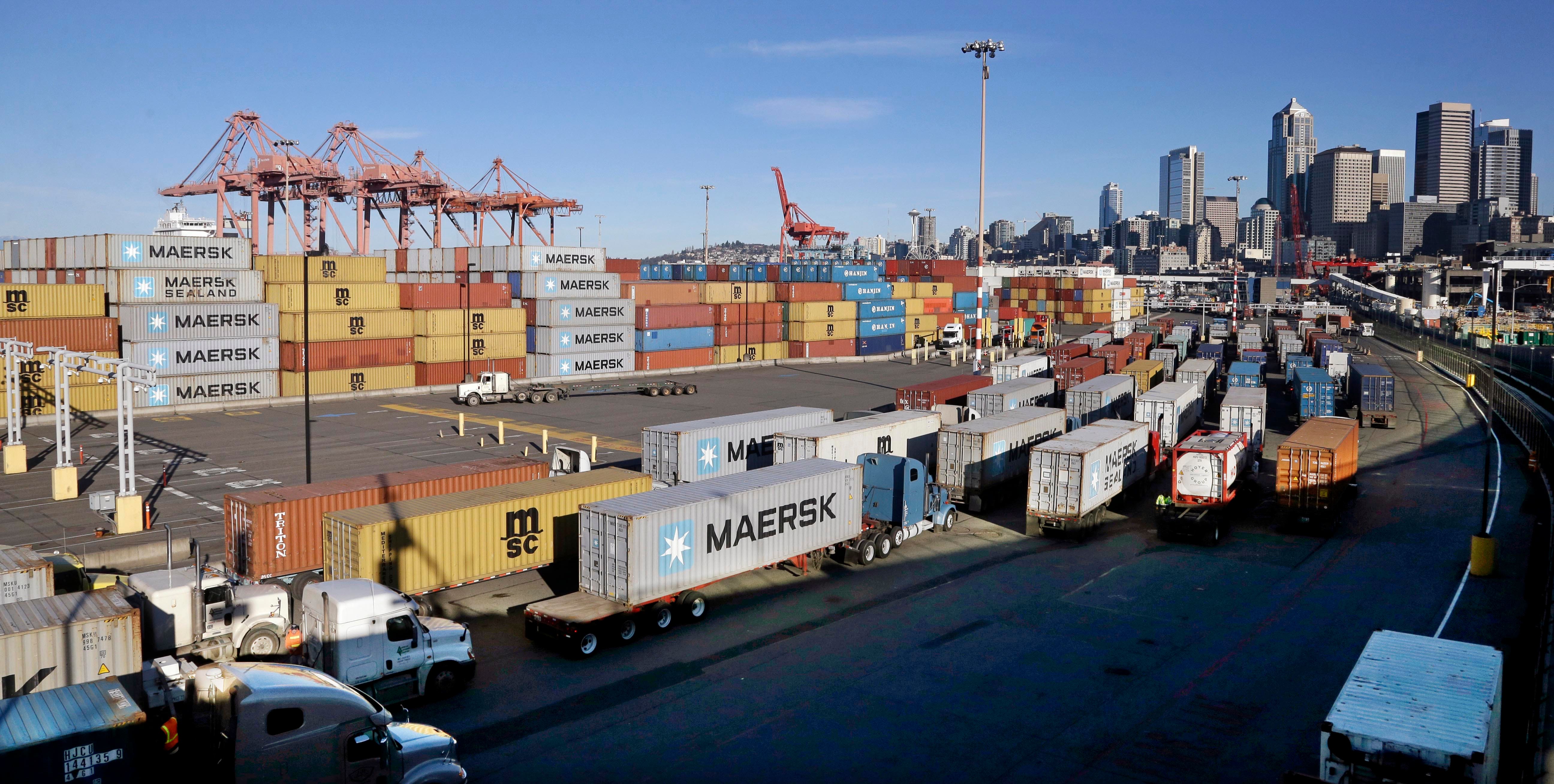 U.S. Labor Secretary Perez urges dockworkers and seaports to strike a ...