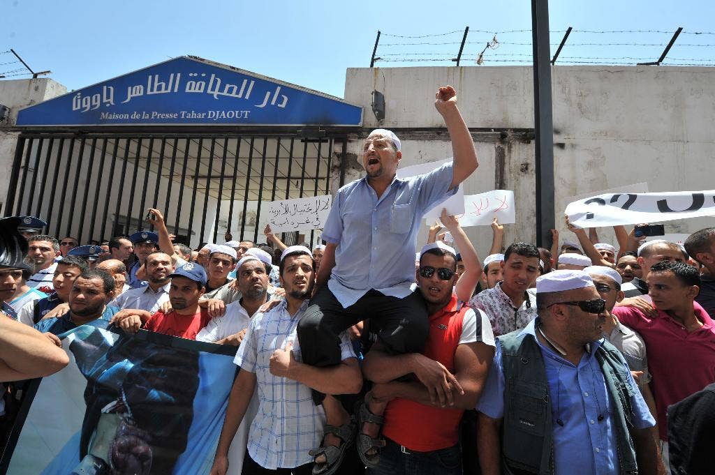 Algerian media says new clashes between Arabs, Berbers leave 15 dead in ...