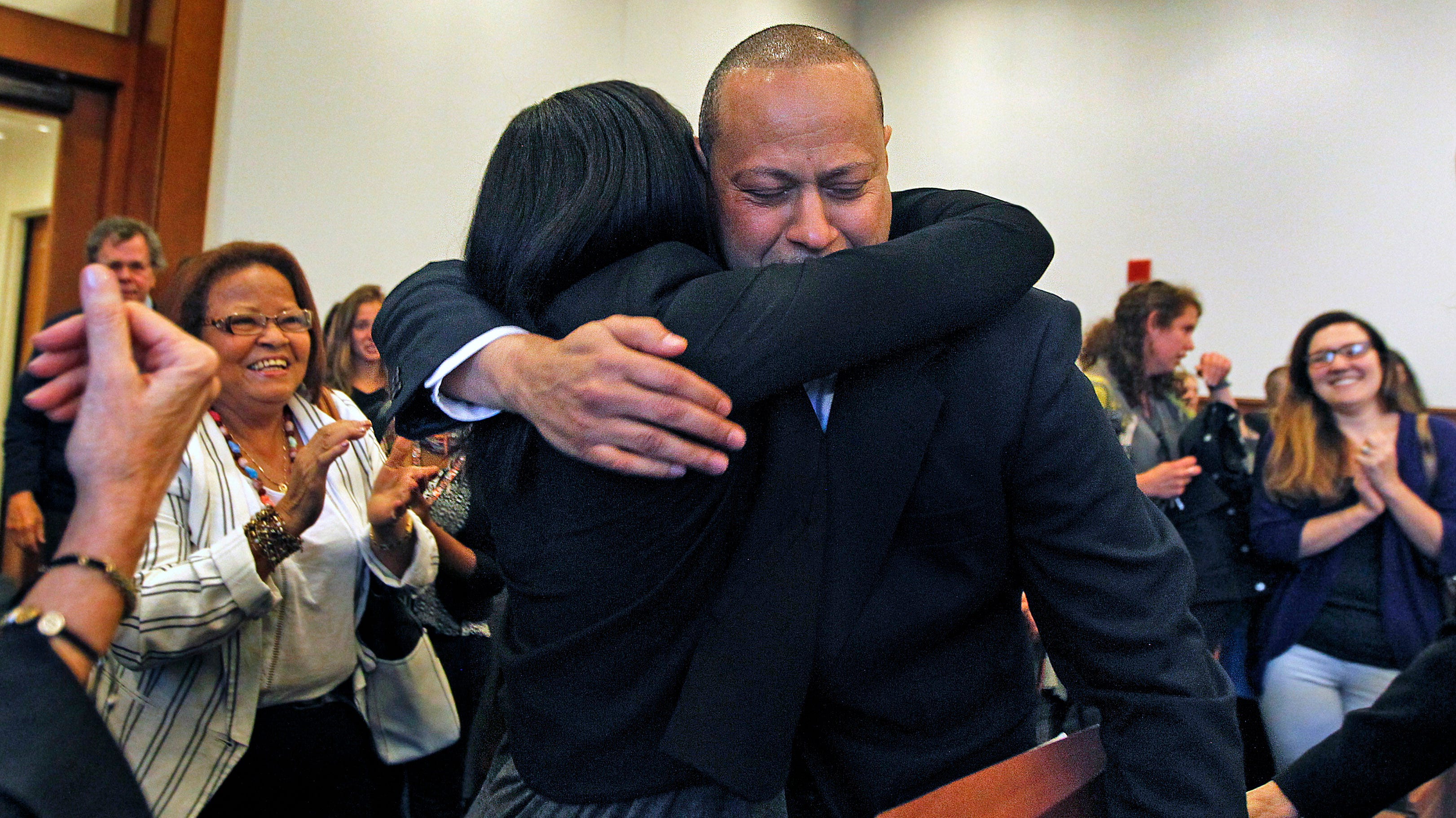 Emotional release of Dominican man wrongly jailed for 21 years | Fox News