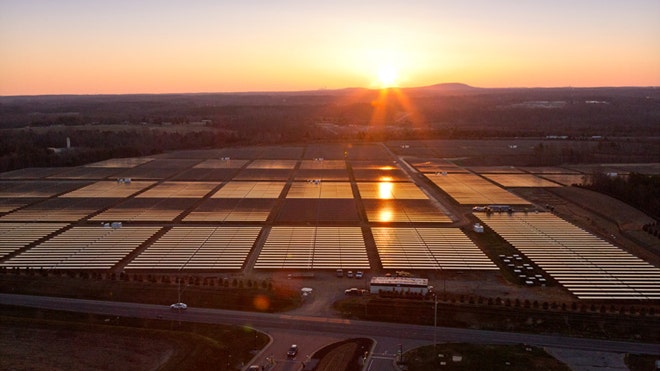 Apple owns biggest private solar power system in US | Fox News