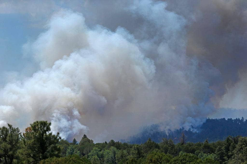 Crews making progress against Arizona wildfire with successful burnout ...