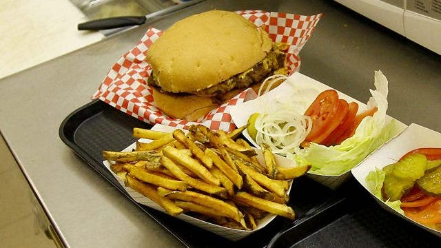 "Biggest Loser" Competitor Sells 1.5-Pound Hamburger at His Restaurant ...