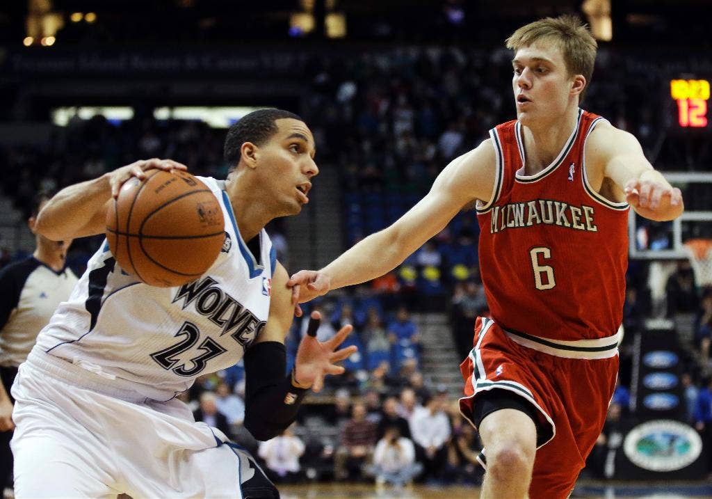 Timberwolves overcome sluggish start to beat Bucks 112-101 | Fox News