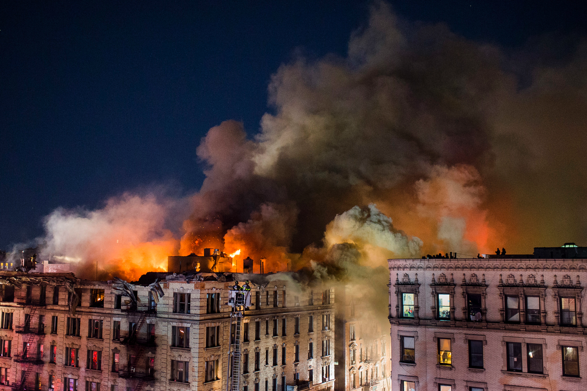 Former resident charged with setting raging apartment fire | Fox News