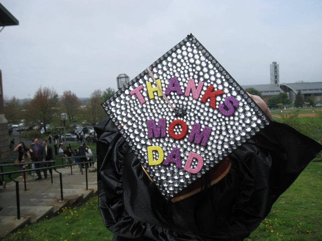 How to stand out at commencement in your cap and gown: Decorate the ...