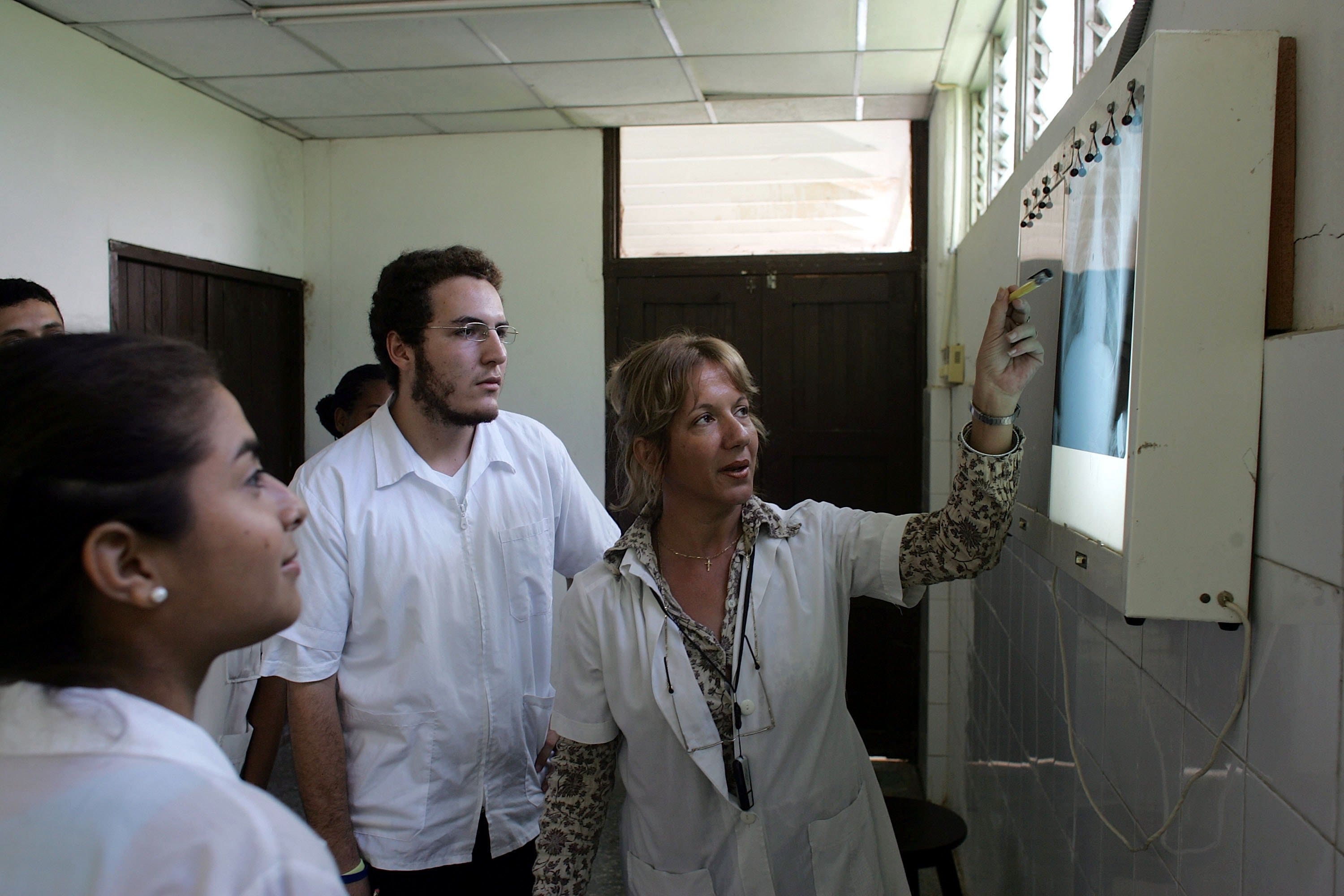 Cuba Joins Fight Against Ebola, Sends Doctors To Sierra Leone To Battle ...