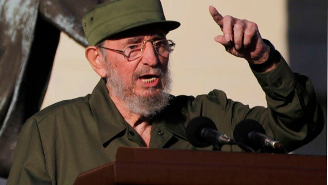 Fidel Castro dons military duds for 1st time since stepping down ...