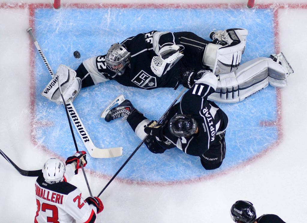 Bernier's 2 power play goals propel Devils to 5-3 win over Kings | Fox News