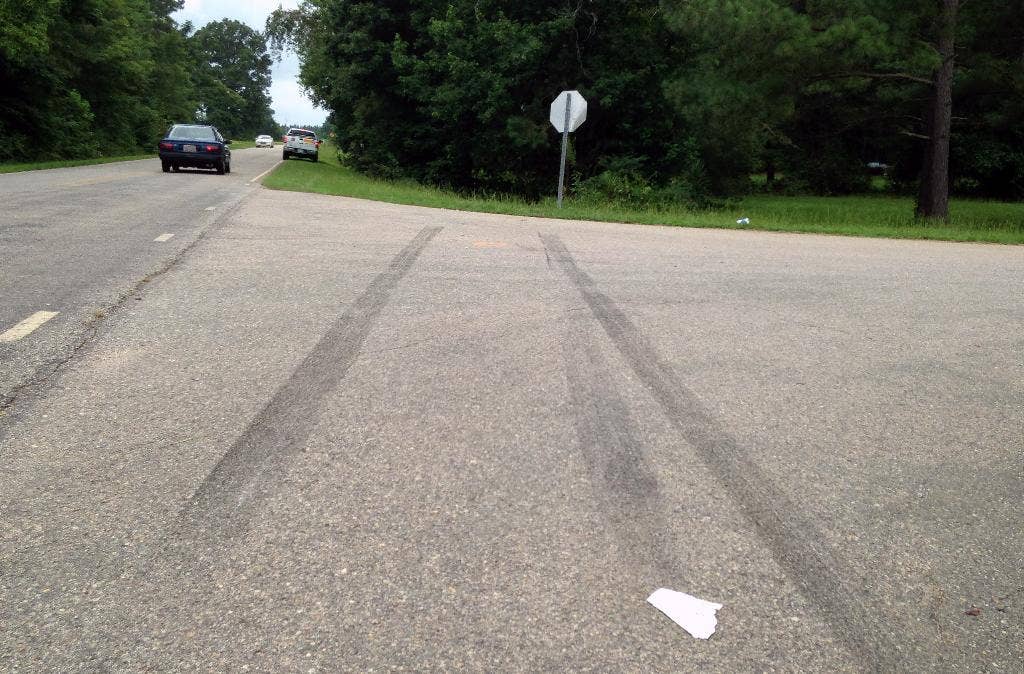 4 killed in apparent drag racing wreck in North Carolina; man charged ...