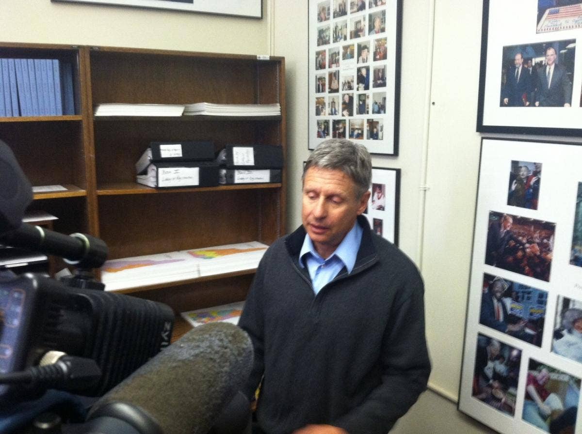 Gary Johnson Hops Red-Eye, Barely Makes New Hampshire Filing Deadline ...