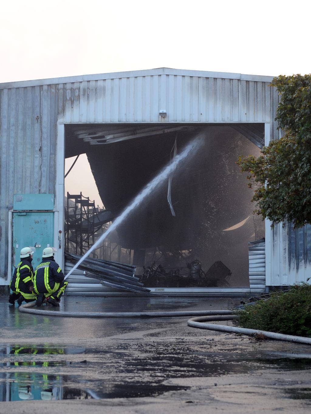 4 firefighters injured, 3 seriously, in explosions during blaze at ...