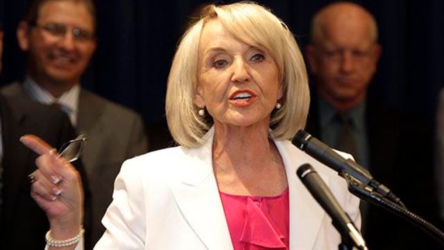 Immigrant Advocates Protest Arizona Gov. Brewer at Boston Meeting | Fox ...