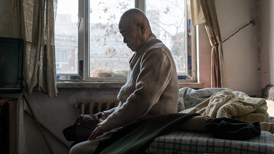 Lonely Chinese old man puts himself up for adoption | Fox News