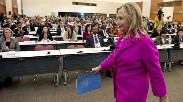 Clinton Arrives in Burma for First Visit of Top-Level U.S. Official in ...