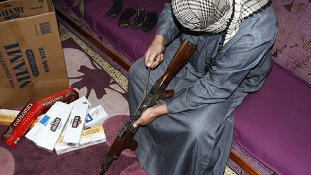 Iraqis profiting from smuggling arms to Syrian rebels | Fox News