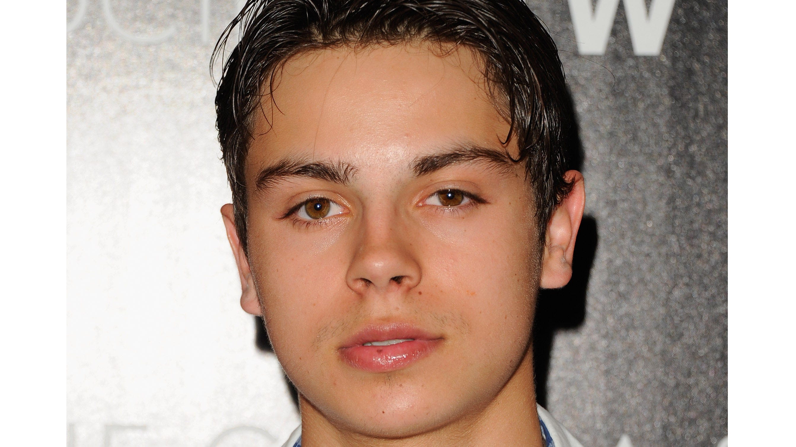 JLO’s Lesbian Drama Cast ‘Wizards of Waverly Place’ Actor Jake Austin ...